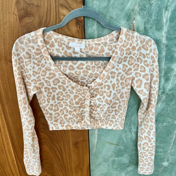 Colsie | Tops | Colsie Neutral Animal Print Crop Top Nwot | Poshmark